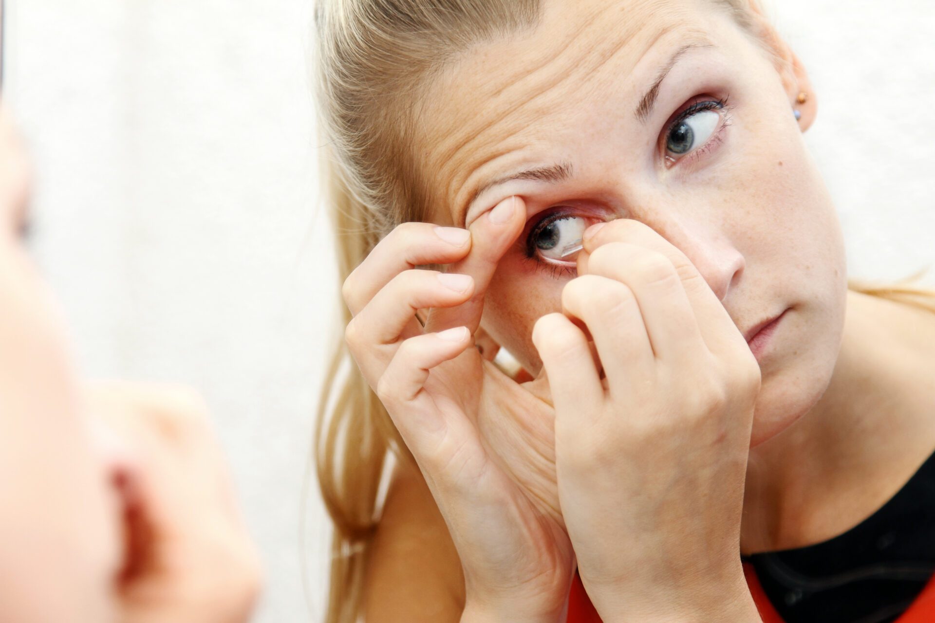 Nettoyer ses lentilles de contact : conseils d'entretien