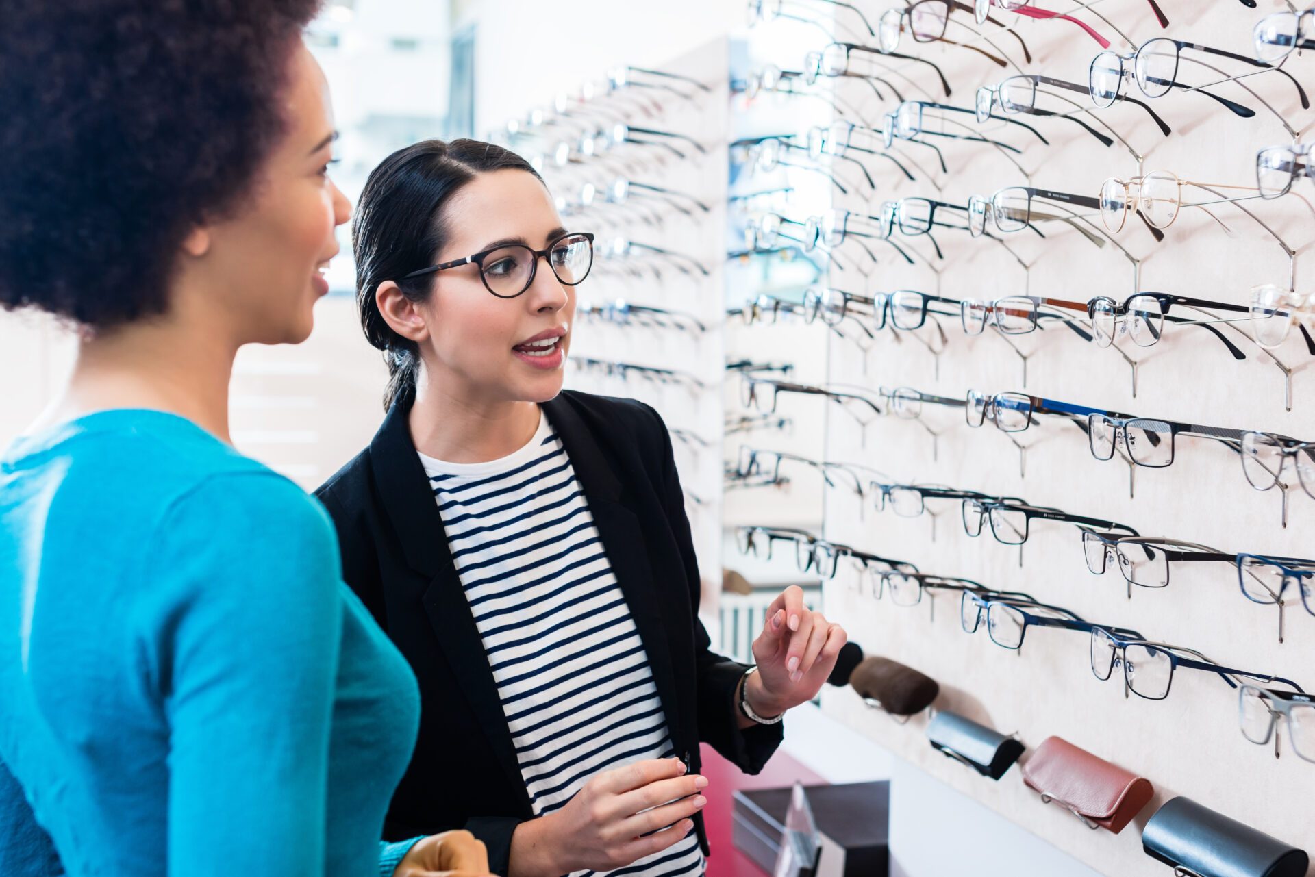 Les verres optiques : Guide des verres de lunettes simples et progressifs